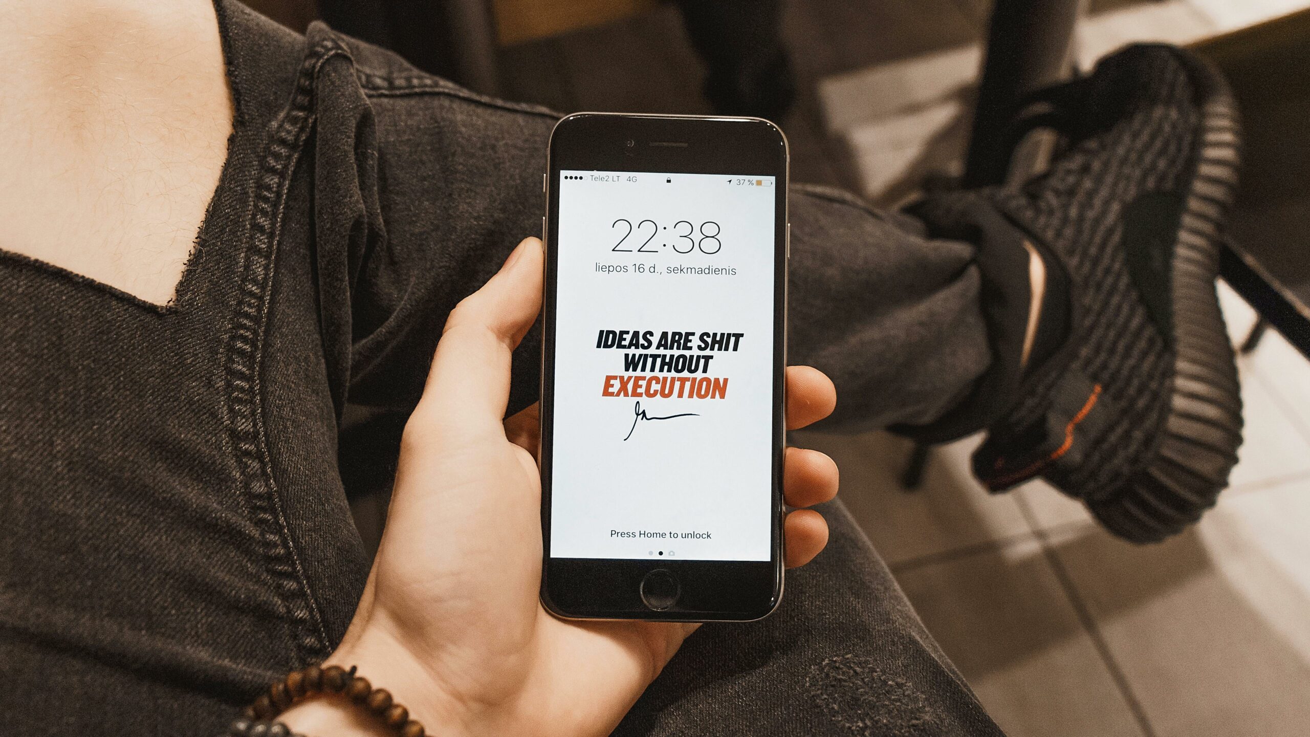 CEO social media guide: Lead, Post, and Win in 2026